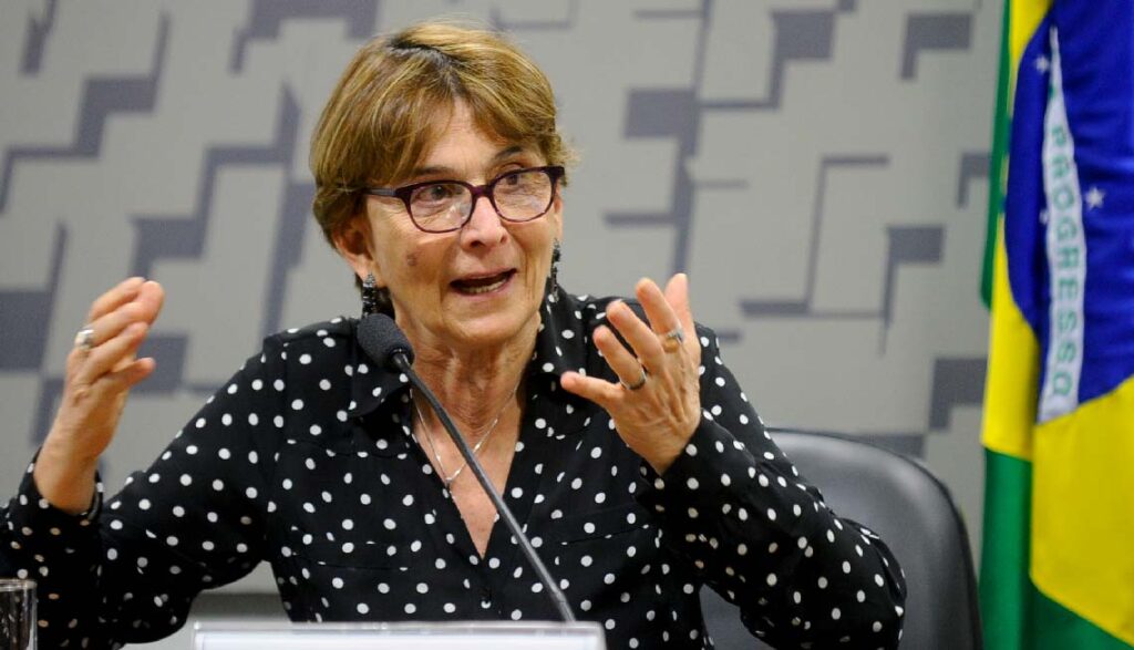 Helena Nader assume a presidência da Academia Brasileira de Ciências