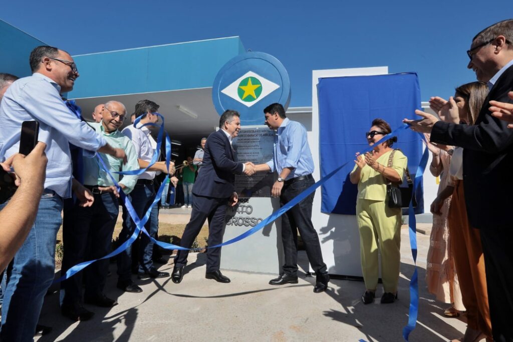 Governo entrega escola moderna e inclusiva para alunos