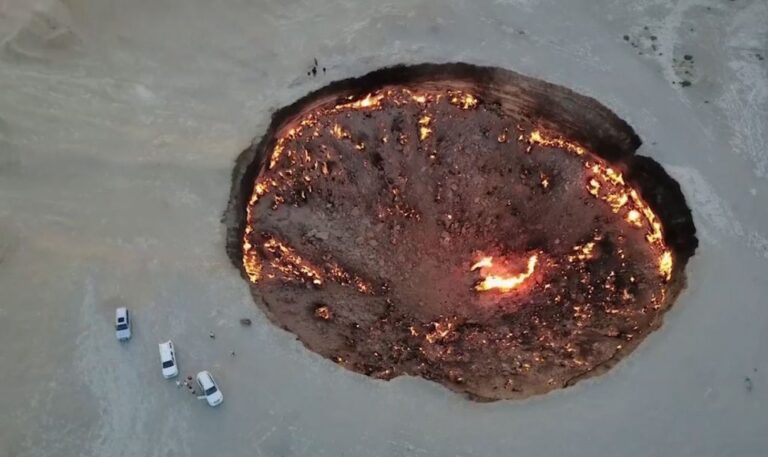 O que é a Porta do Inferno e por que ela cresce sem parar?